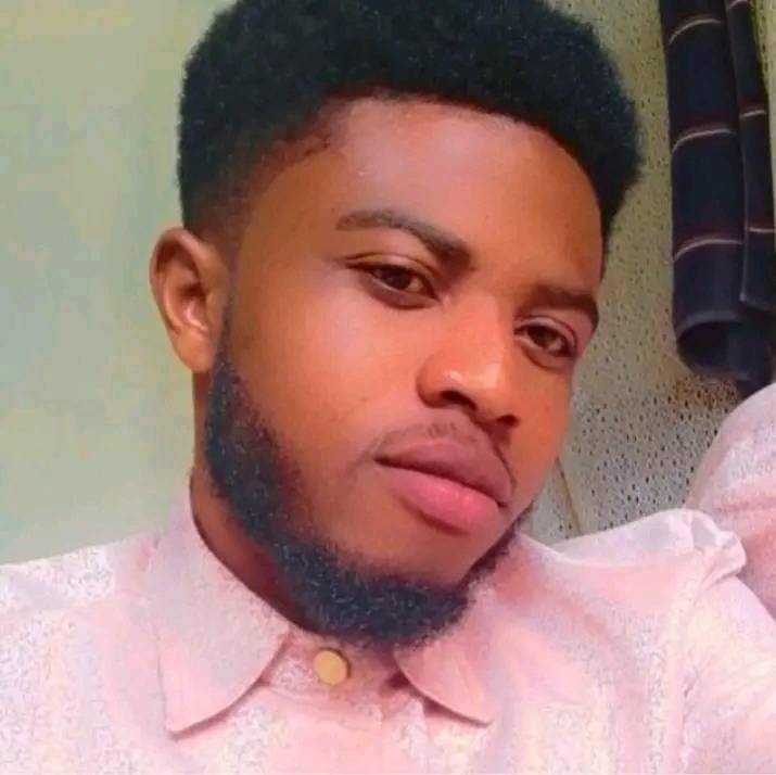 Asare Roosevelt . Qwoosh